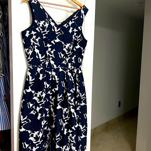 Tahari | Dresses | Tajara Arthur S Levine Beautiful Dress Very Cute ...